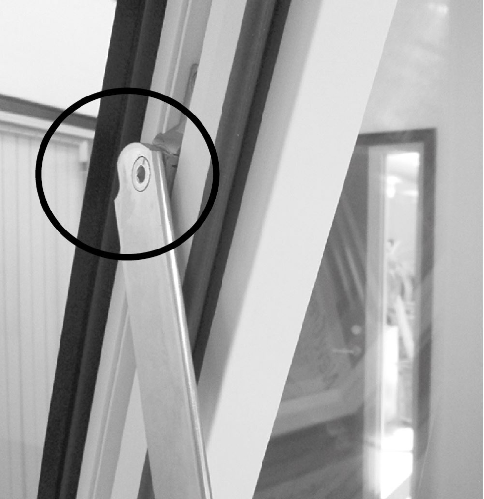 Idealcombi Frame IC Top swing reversible window