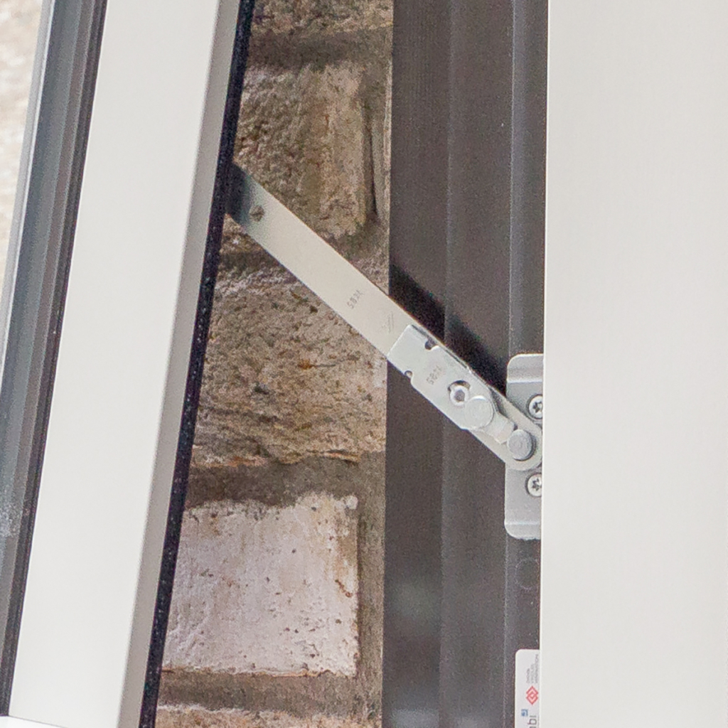 Idealcombi Futura+ Top guided window